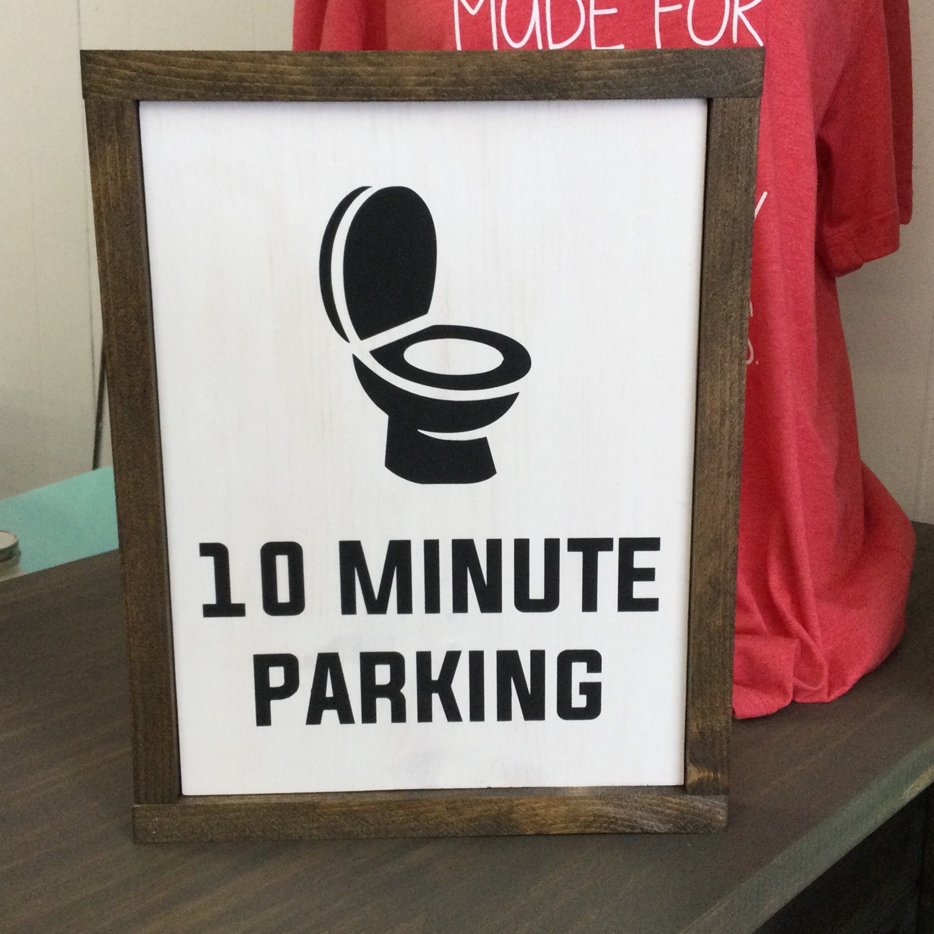 10 Minute Parking | Simply Signs and Creative Customs